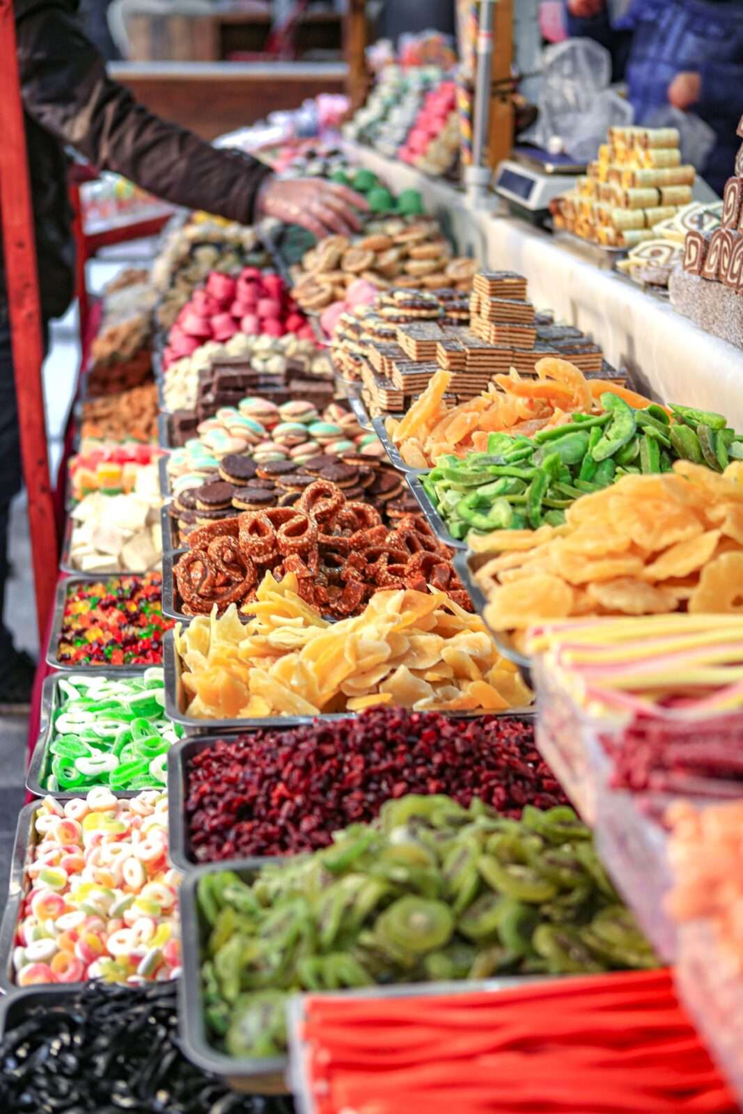 18 Taiwan Food Souvenirs to Bring Home (and Must buy snacks!) - Namaste ...