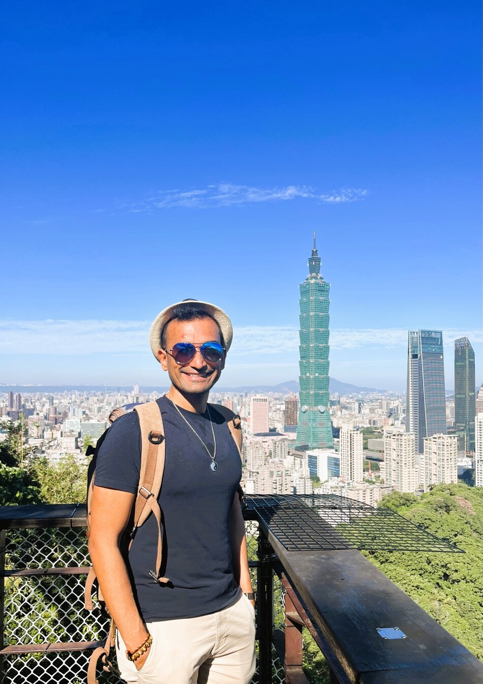 How to Hike Elephant Mountain (Xiangshan) to see the best Taipei views!