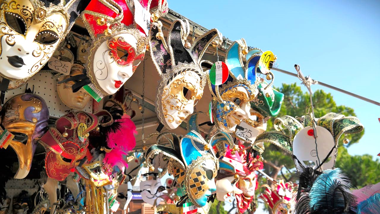 What to buy in Naples Italy (and Where to buy them!)