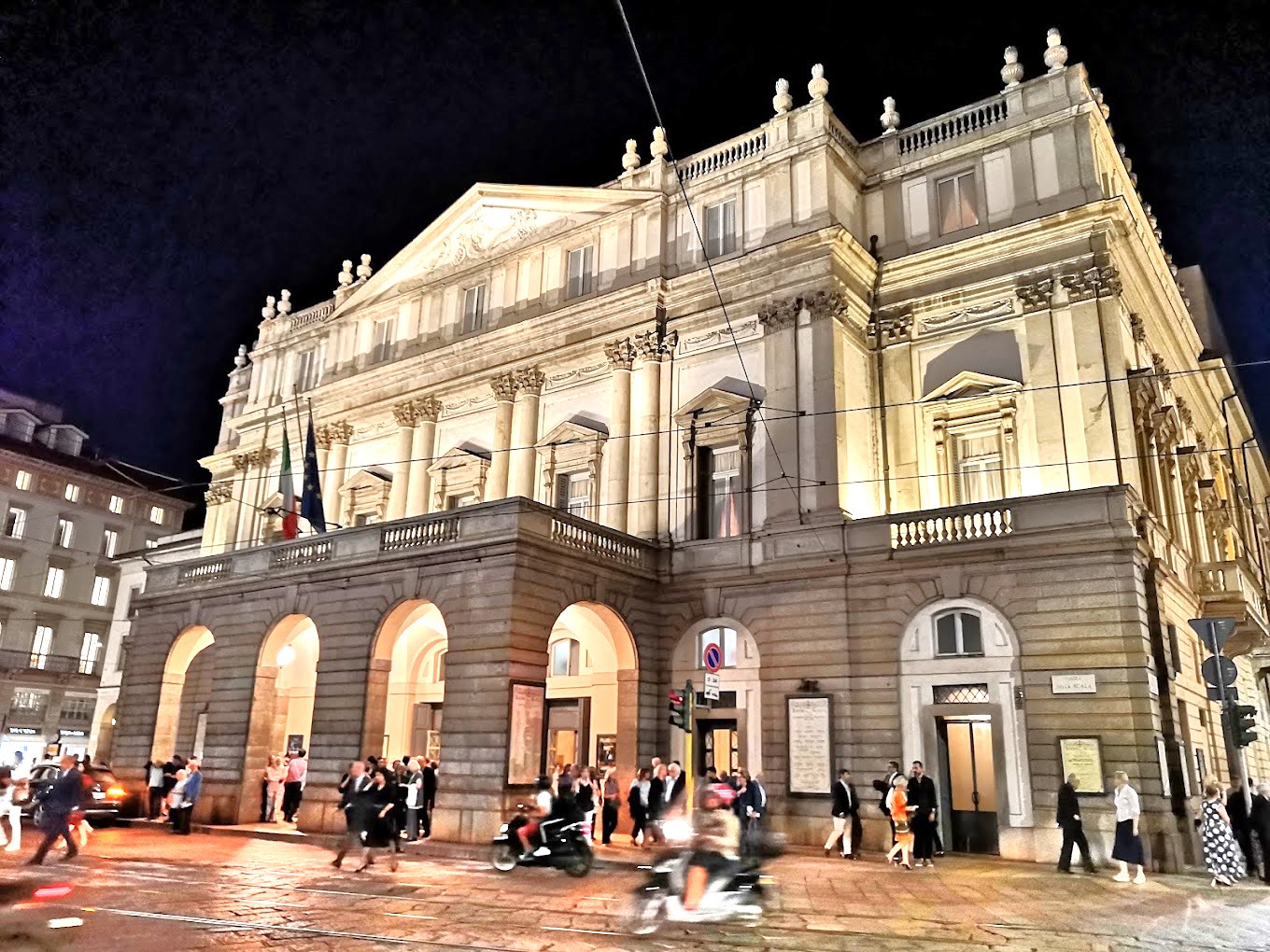 La Scala Milan Dress Code (and What You Can't Wear!)